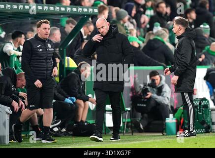 Hibernian manager David Gray reacts to a missed chance during the ...