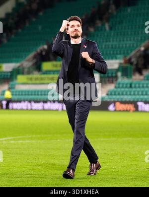 Rangers manager Danny Rohl applauds the fans following the William Hill ...