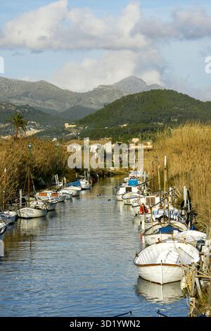 A typical Mallorcan fishing boat (Llaüt) in Cala Figuera on the east ...