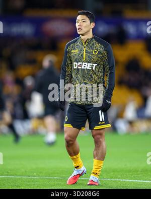 11, Hee-chan Hwang of Wolverhampton Wanderers at warm up during the ...