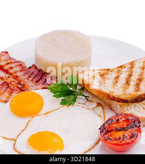 Fried eggs on bacon. Toasted bread. Tasty breakfast Stock Photo - Alamy