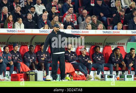 Trainer Vincent Kompany (Bayern) Cologne, January 14, 2026, Football ...