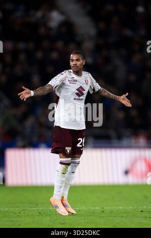 Cesare Casadei of Torino FC reacts next to Giovanni Simeone of Torino ...