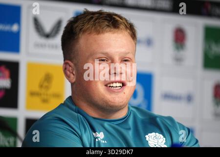 England's Fin Baxter during the team run at the Allianz Stadium, London ...