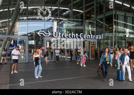 UTRECHT - Waiting travelers at Utrecht Central Station during the ...
