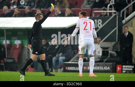 from left: Phillip Tietz (FC FC Augsburg, #21), Robin Hranac (TSG 1899 ...