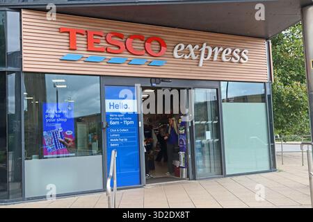 Tesco Express, Leeds Dock Stock Photo - Alamy