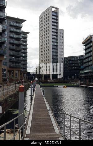UK, West Yorkshire, Leeds, South Face of Leeds Minster and Riverside ...