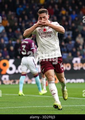 Arsenal's Viktor Gyokeres celebrates scoring their side's second goal ...