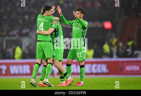 Final celebration from the left: Oscar Fraulo, goalkeeper Tiago Pereira Cardoso (Gladbach ...
