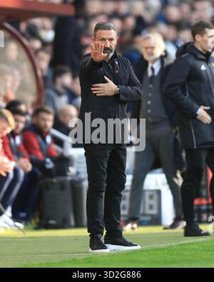 Heart of Midlothian manager Derek McInnes during the William Hill ...