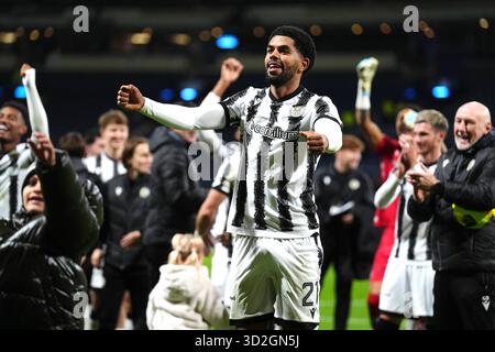 St Mirren's Miguel Freckleton celebrates with the trophy after winning ...