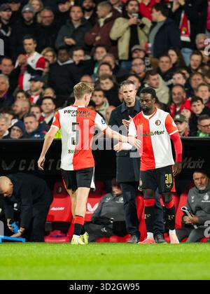 ROTTERDAM – (L-R) Jordan Lotomba of Feyenoord, Feyenoord coach Robin ...
