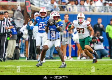 Miami wide receiver Romello Brinson (0) runs with the ball during the ...