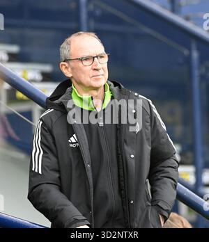 Celtic interim manager Martin O'Neill (left) during a training session ...