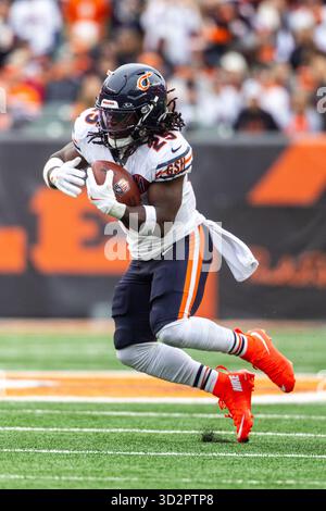 Chicago Bears running back Kyle Monangai, right, scores a touchdown ...