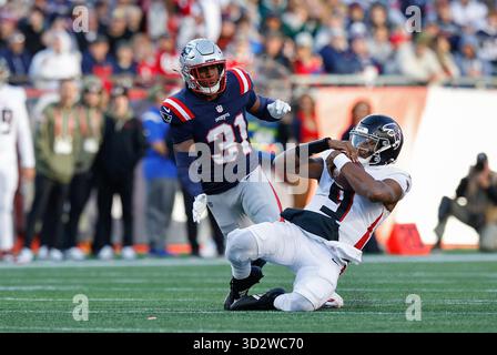 New England Patriots safety Craig Woodson (31) runs to the ball during ...