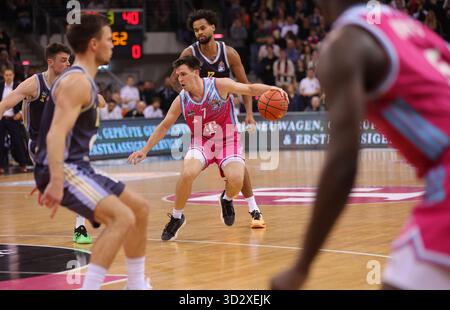 Grayson Murphy (Bonn) am Ball, Telekom Baskets Bonn vs Rostock ...