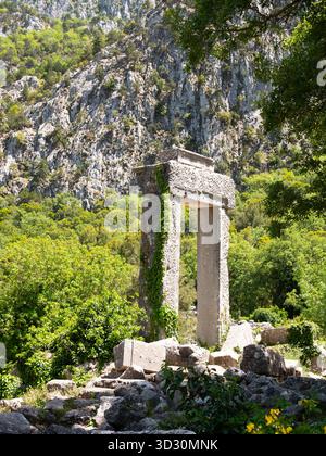 Bush gate the asia roman temple Stock Photo - Alamy