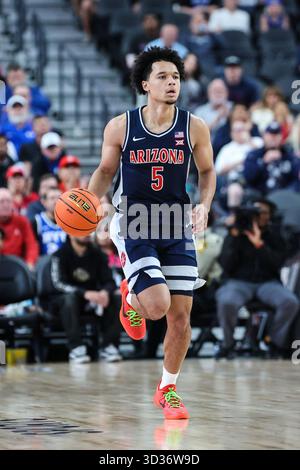 Arizona Wildcats guard Brayden Burries (5) attempts to shoot over ...