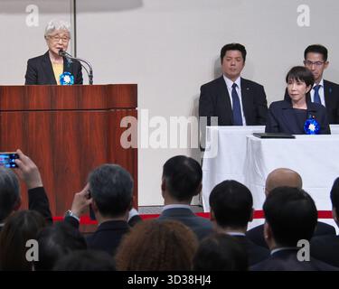 Sakie Yokota(L), mother of Megumi Yokota who was abducted by North ...