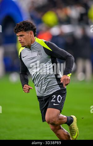 Maximiliano Araujo 20 of Sporting CP and Luan Patrick of 30 Estrela da ...