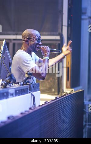EDITORIAL and NEWS ONLY, MC Ambush spraying Champagne from stage ...
