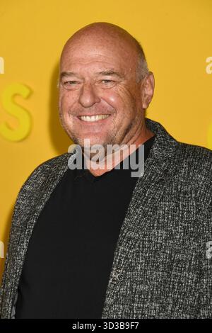 Dean Norris at the premiere of the Apple TV+ series 'Pluribus - Glück ...