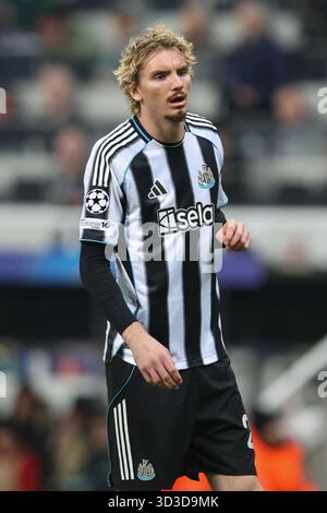 Nick Woltemade of Newcastle United during the Premier League match ...