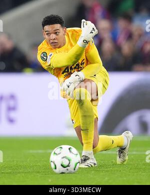 ALKMAAR - AZ goalkeeper Rome-Jayden Owusu-Oduro during the Conference ...