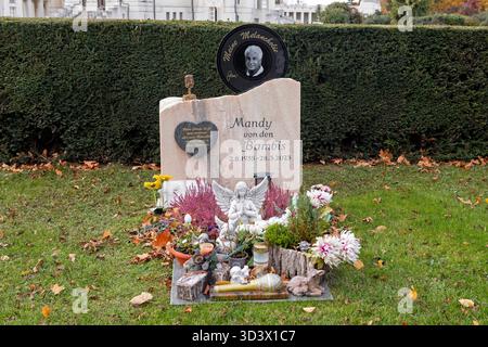 Ehrengrab Mandy von den Bambis, Zentralfriedhof, Wien, Österreich ...