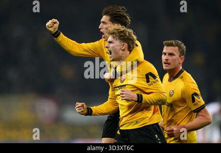 12 November 2025, Saxony, Dresden: The French pantomime duo Mangano ...