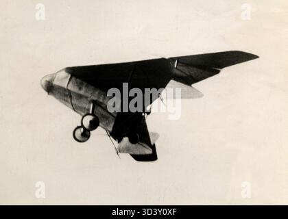 In 1926, a tail-less airplane designed by Captain Hull is photographed ...