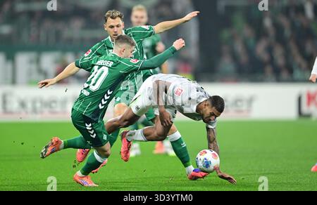 from left: Senne Lynen (Bremen), Felix Nmecha Dortmund, January 13 ...