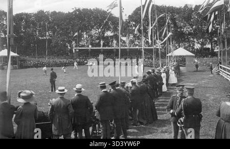In August 1913, an international kaatsen competition took place in ...