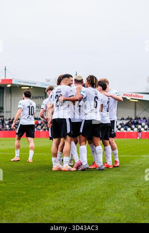 The SC Verl team celebrates after goal [goal] to make it 1:0 by Alessio ...