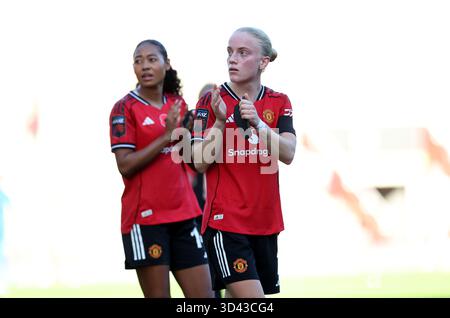Manchester United's Anna Sandberg (right) is tackled by Paris Saint ...