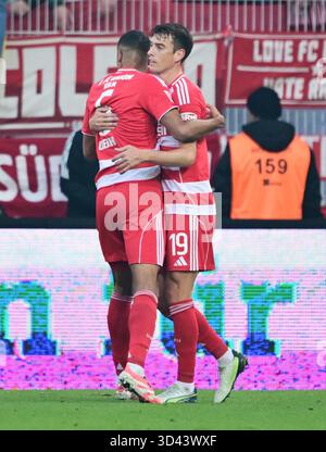 From left to right: goal scorer, scorer Tom Bischof (Germany, 6 ...