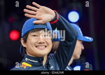 Yuki Tsunoda (JPN) - Oracle Red Bull Racing - Red Bull RB21 - Honda ...