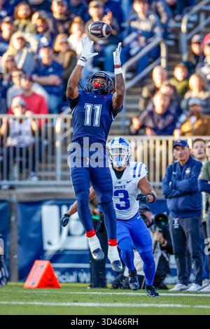 Duke defensive back Caleb Weaver (3) celebrates after intercepting a ...