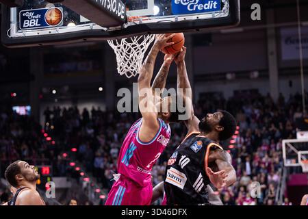 Alijah Comithier (Telekom Baskets Bonn, #02), Bryce Brown (Ratiopharm ...