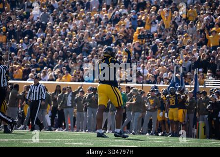 November 1, 2025: Virginia defensive end Mitchell Melton (17 ...