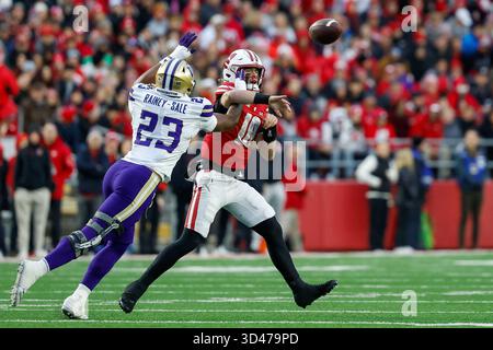 Washington linebacker Zaydrius Rainey-Sale (23) celebrates sacking ...