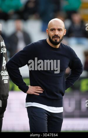 Cercle's head coach Onur Cinel pictured during a soccer game between ...