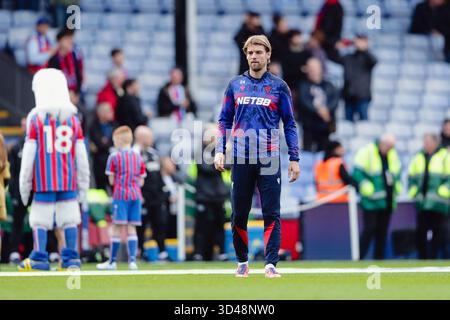 Borna Sosa (Crystal Palace, 24) li. und Daniel Munoz (Crystal Palace, 2 ...