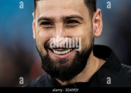 Gianluigi Donnarumma of Manchester City warms up during the Sunderland ...