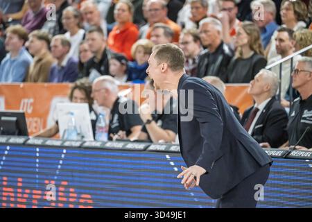 Christian Held (RASTA Vechta, Coach) RASTA Vechta vs. Dinamo BDS ...