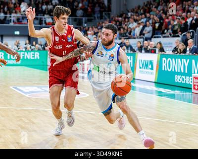 Richard Balint (BMA365 Bamberg Baskets, #11), DeAndre Lansdowne ...