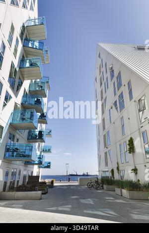 Distinctive pyramid-shaped architecture housing a shopping centre in a ...