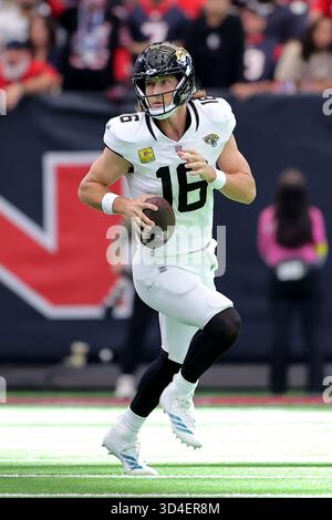 November 16, 2025: Jacksonville Jaguars defensive tackle Arik Armstead ...